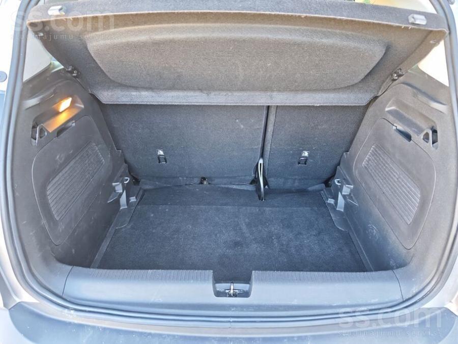 Grey Opel Crossland X 2022 in Liepaja, with an engine capacity of 1.20 L and mileage of 54 thousand km for 14000 €, photo 14 on AUTOMOTO.COM.LV