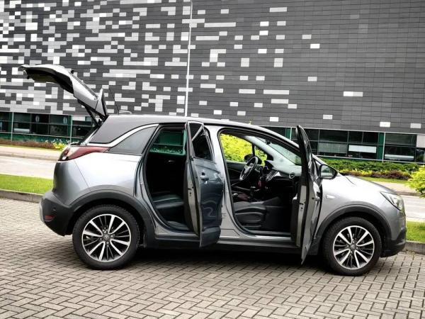 Grey Opel Crossland X 2017 in Jelgava, with an engine capacity of 1.20 L and mileage of 133 thousand km for 8450 €, photo 9 on AUTOMOTO.COM.LV
