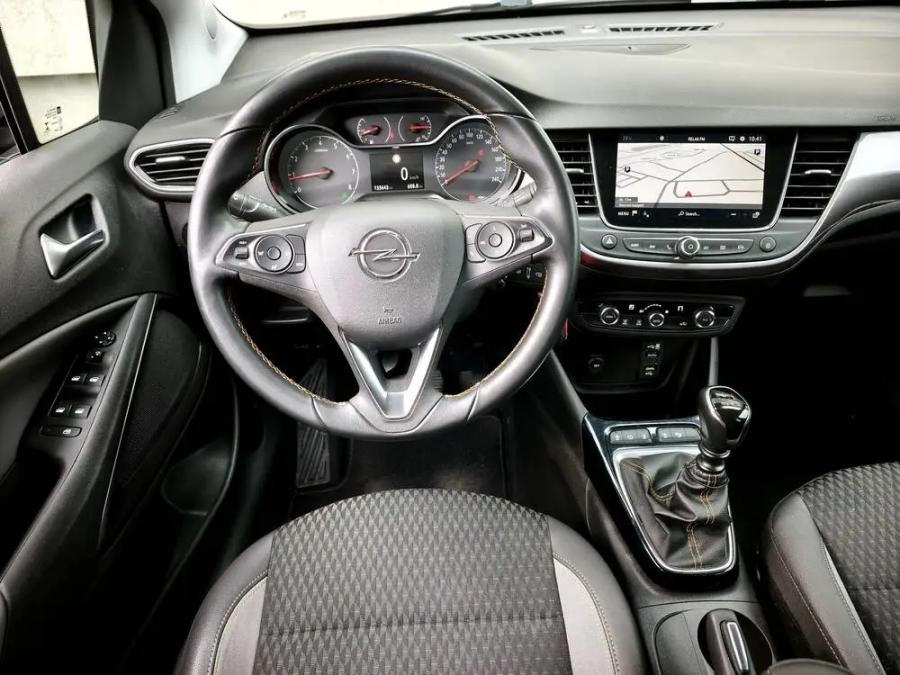 Pelēks Opel Crossland X 2017 Jelgava, ar dzinēja tilpumu 1.20 L un nobraukumu 133 tūkst. km par 8450 €, foto 13 vietnē AUTOMOTO.COM.LV