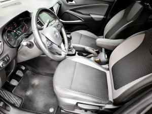 Pelēks Opel Crossland X 2017 Jelgava, ar dzinēja tilpumu 1.20 L un nobraukumu 133 tūkst. km par 8450 €, foto 15 vietnē AUTOMOTO.COM.LV