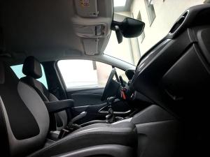 Pelēks Opel Crossland X 2017 Jelgava, ar dzinēja tilpumu 1.20 L un nobraukumu 133 tūkst. km par 8450 €, foto 17 vietnē AUTOMOTO.COM.LV