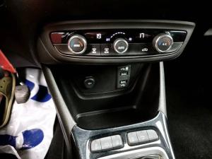 Pelēks Opel Crossland X 2017 Jelgava, ar dzinēja tilpumu 1.20 L un nobraukumu 133 tūkst. km par 8450 €, foto 27 vietnē AUTOMOTO.COM.LV