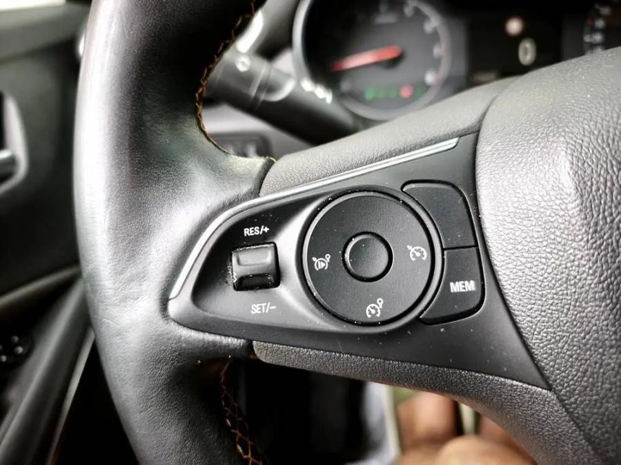 Pelēks Opel Crossland X 2017 Jelgava, ar dzinēja tilpumu 1.20 L un nobraukumu 133 tūkst. km par 8450 €, foto 29 vietnē AUTOMOTO.COM.LV