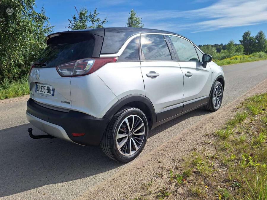 Grey Opel Crossland X 2017 in Taurage, with an engine capacity of 1.20 L and mileage of 121 thousand km for 5900 €, photo 3 on AUTOMOTO.COM.LV