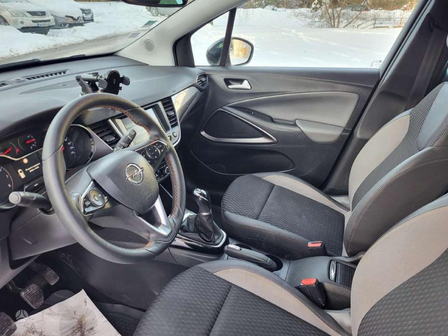 Grey Opel Crossland X 2018 in Utena, with an engine capacity of 1.20 L and mileage of 152 thousand km for 6150 €, photo 5 on AUTOMOTO.COM.LV