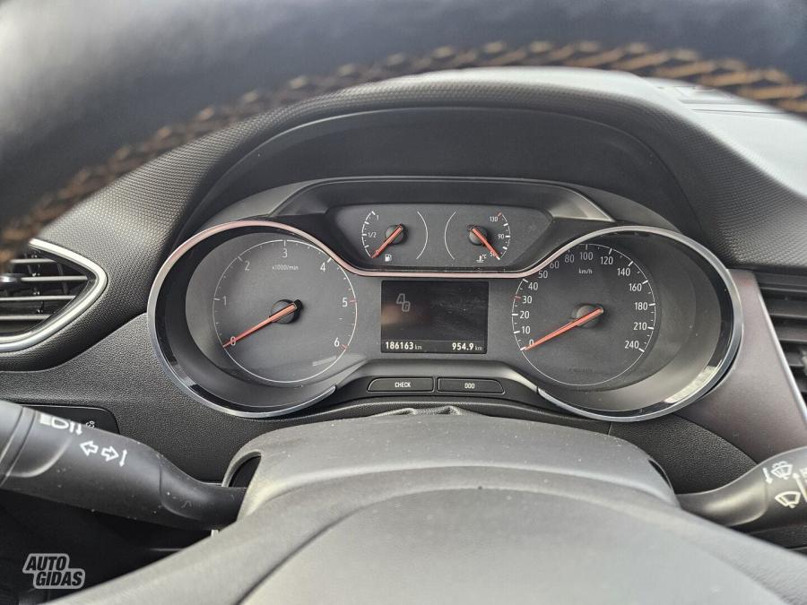 Pelēks Opel Crossland X 2018 Tauragė, ar dzinēja tilpumu 1.60 L un nobraukumu 186 tūkst. km par 7500 €, foto 16 vietnē AUTOMOTO.COM.LV