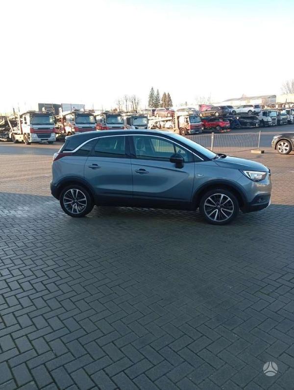 Grey Opel Crossland X 2019 in Taurage, with an engine capacity of 1.20 L and mileage of 125 thousand km for 7200 €, photo 4 on AUTOMOTO.COM.LV