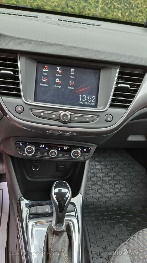 Grey Opel Crossland X 2020 in Tartu, with an engine capacity of 1.20 L and mileage of 30 thousand km for 14900 €, photo 11 on AUTOMOTO.COM.LV