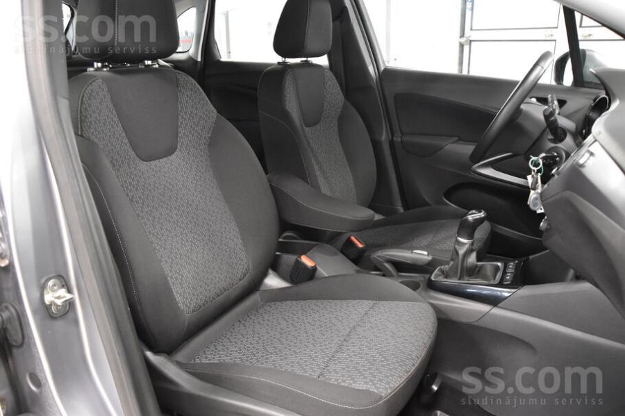 Opel Crossland X 2021 in Riga, with an engine capacity of 1.20 L and mileage of 102 thousand km for 9350 €, photo 14 on AUTOMOTO.COM.LV