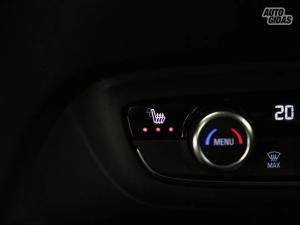 Red Opel Crossland X 2018 in Vilnius, with an engine capacity of 1.20 L and mileage of 105 thousand km for 9099 €, photo 31 on AUTOMOTO.COM.LV