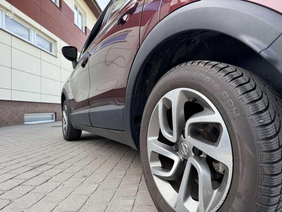 Sarkans Opel Crossland X 2018 Kretinga, ar dzinēja tilpumu 1.20 L un nobraukumu 82 tūkst. km par 7795 €, foto 13 vietnē AUTOMOTO.COM.LV