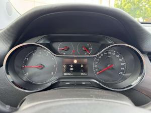 Sarkans Opel Crossland X 2018 Kretinga, ar dzinēja tilpumu 1.20 L un nobraukumu 82 tūkst. km par 7795 €, foto 21 vietnē AUTOMOTO.COM.LV