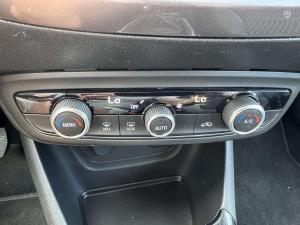Sarkans Opel Crossland X 2018 Kretinga, ar dzinēja tilpumu 1.20 L un nobraukumu 82 tūkst. km par 7795 €, foto 24 vietnē AUTOMOTO.COM.LV