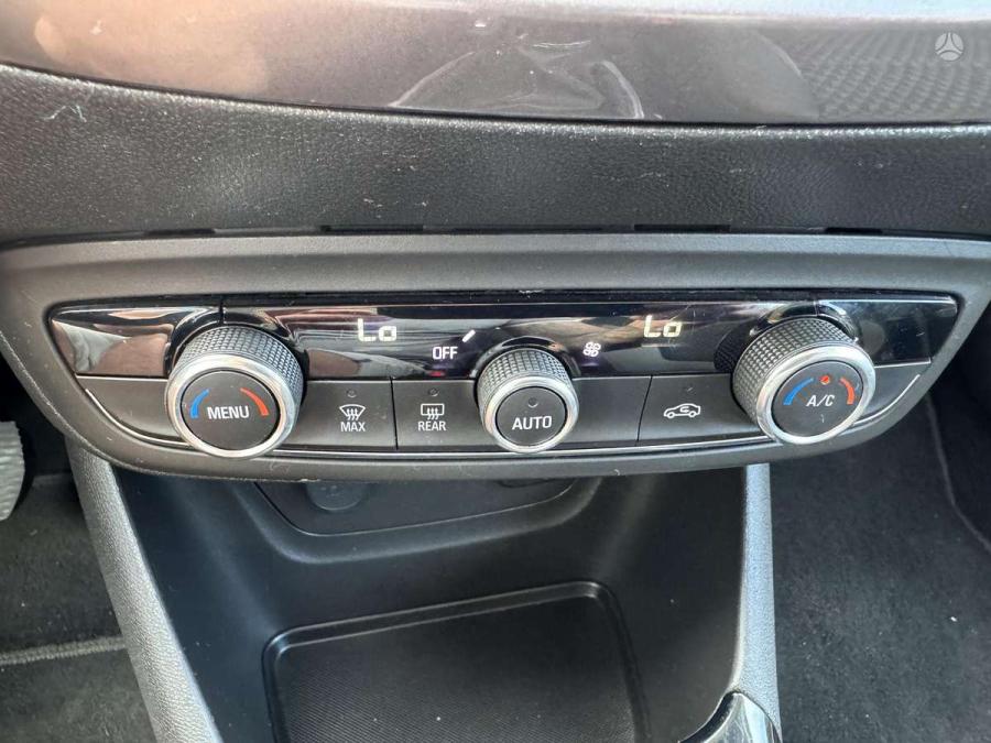 Sarkans Opel Crossland X 2018 Kretinga, ar dzinēja tilpumu 1.20 L un nobraukumu 82 tūkst. km par 7795 €, foto 24 vietnē AUTOMOTO.COM.LV