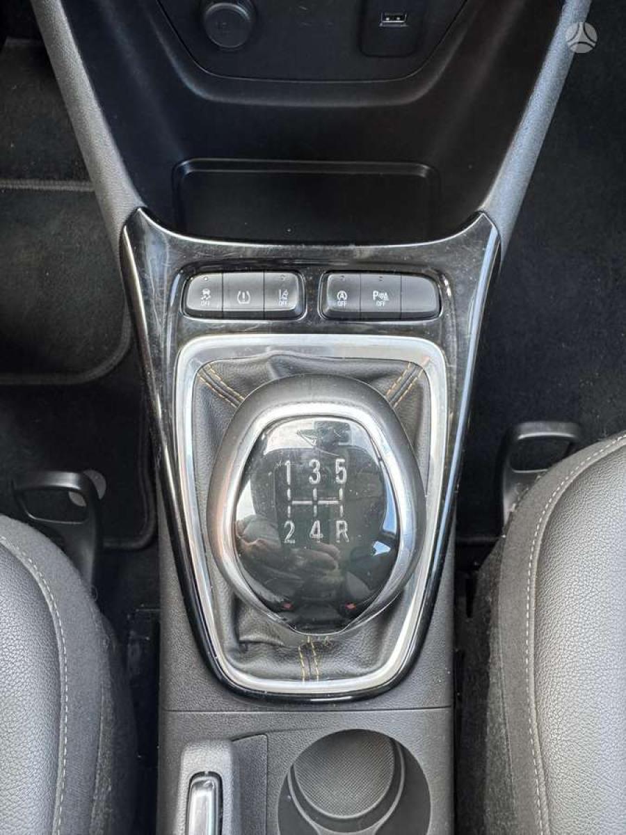 Sarkans Opel Crossland X 2018 Kretinga, ar dzinēja tilpumu 1.20 L un nobraukumu 82 tūkst. km par 7795 €, foto 25 vietnē AUTOMOTO.COM.LV