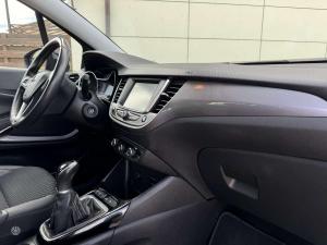 Sarkans Opel Crossland X 2018 Kretinga, ar dzinēja tilpumu 1.20 L un nobraukumu 82 tūkst. km par 7795 €, foto 26 vietnē AUTOMOTO.COM.LV