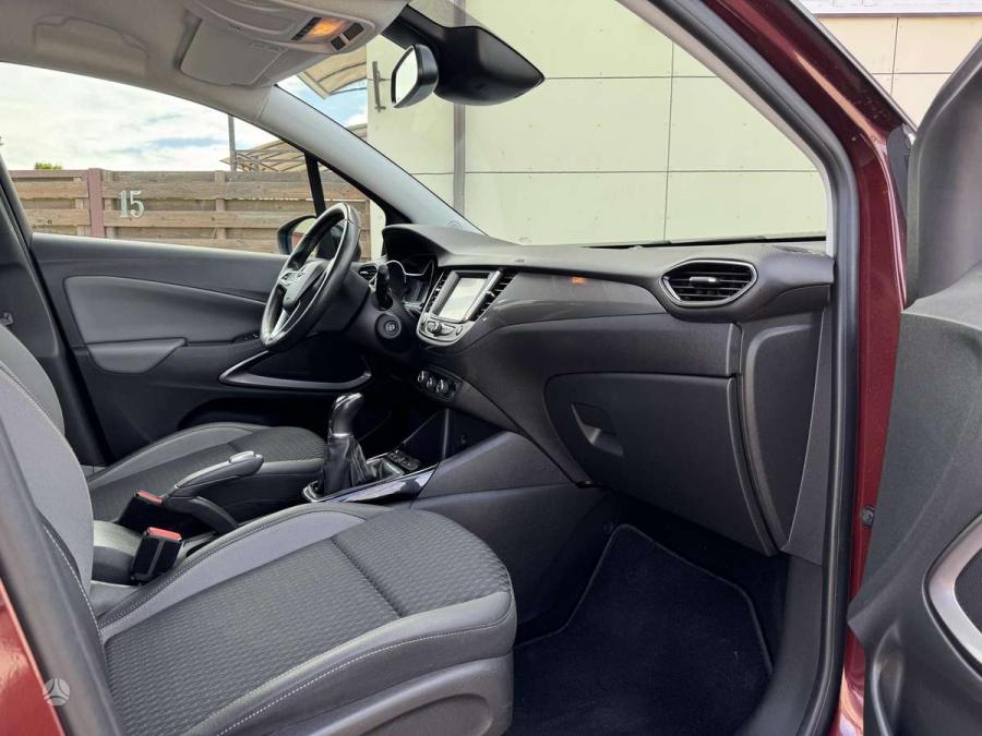 Sarkans Opel Crossland X 2018 Kretinga, ar dzinēja tilpumu 1.20 L un nobraukumu 82 tūkst. km par 7795 €, foto 27 vietnē AUTOMOTO.COM.LV