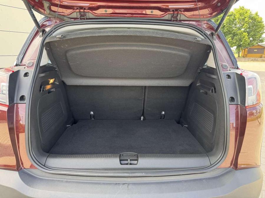 Sarkans Opel Crossland X 2018 Kretinga, ar dzinēja tilpumu 1.20 L un nobraukumu 82 tūkst. km par 7795 €, foto 32 vietnē AUTOMOTO.COM.LV