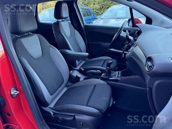 Красный Опель Crossland X 2018 в Рига, объемом двигателя 1.20 л и пробегом 125 тыс. км за 8300 €, фото 8 на AUTOMOTO.COM.LV