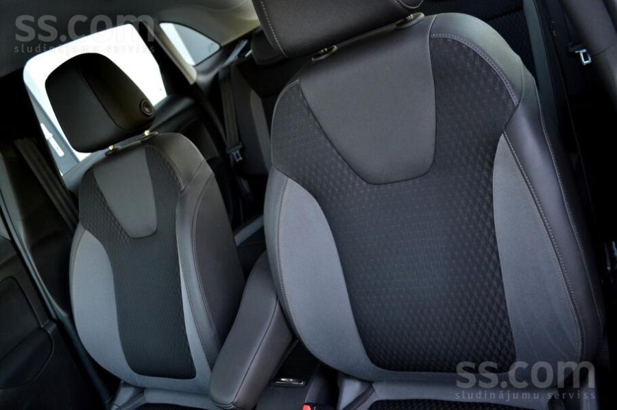 Red Opel Crossland X 2018 in Riga, with an engine capacity of 1.20 L and mileage of 125 thousand km for 8300 €, photo 18 on AUTOMOTO.COM.LV