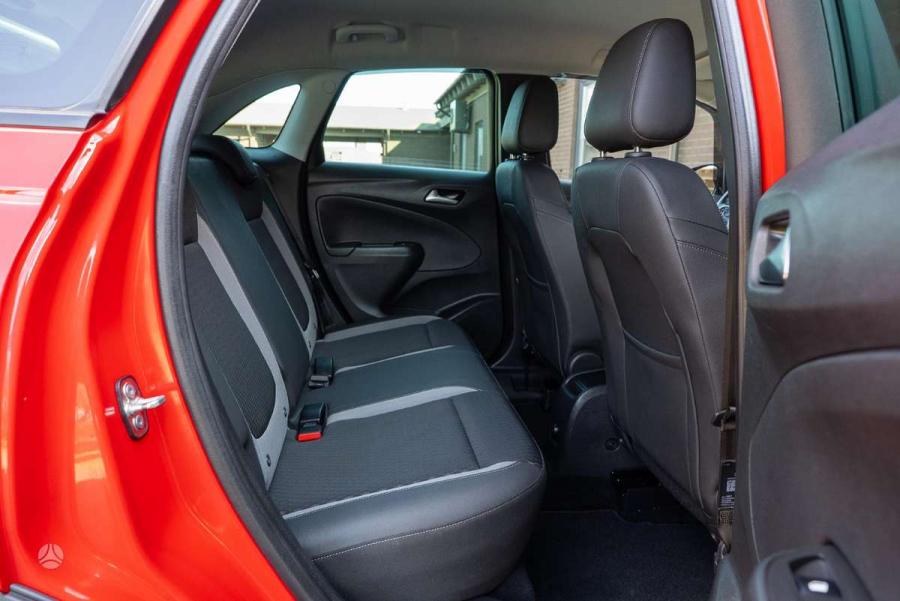 Red Opel Crossland X 2019 in Marijampole, with an engine capacity of 1.50 L and mileage of 179 thousand km for 9750 €, photo 26 on AUTOMOTO.COM.LV
