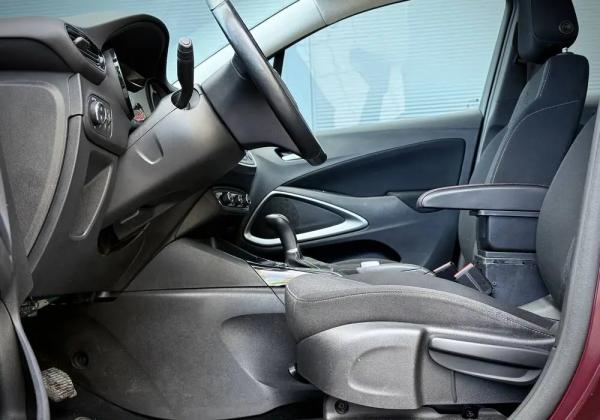 Красный Опель Crossland X 2019 в Рига, объемом двигателя 1.20 л и пробегом 98 тыс. км за 10750 €, фото 8 на AUTOMOTO.COM.LV