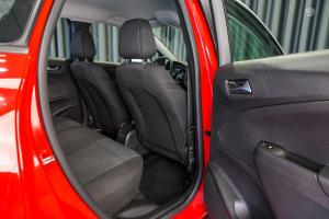 Red Opel Crossland X 2019 in Marijampole, with an engine capacity of 1.20 L and mileage of 105 thousand km for 7950 €, photo 32 on AUTOMOTO.COM.LV