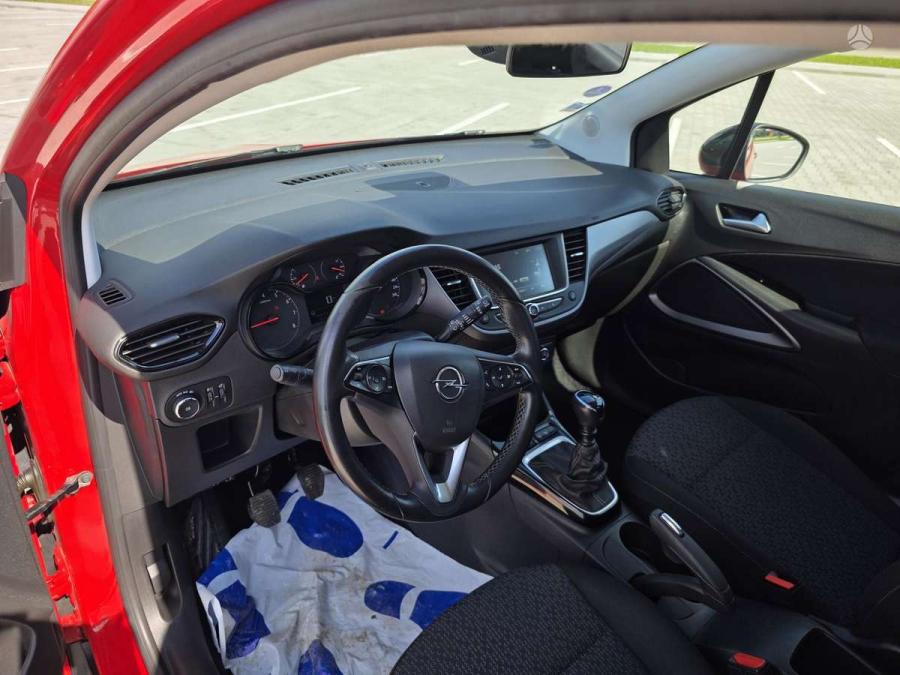 Красный Опель Crossland X 2019 в Таураге, объемом двигателя 1.20 л и пробегом 160 тыс. км за 6100 €, фото 8 на AUTOMOTO.COM.LV