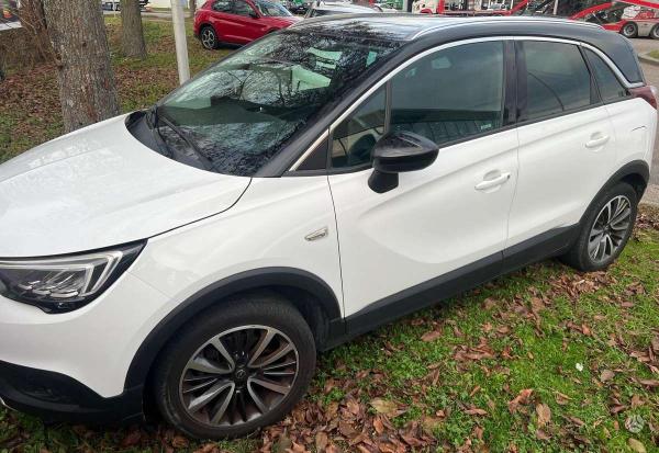 White Opel Crossland X 2017 in Taurage, with an engine capacity of 1.20 L and mileage of 93 thousand km for 8600 €, photo 1 on AUTOMOTO.COM.LV