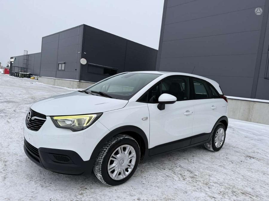 White Opel Crossland X 2017 in Siauliai, with an engine capacity of 1.56 L and mileage of 190 thousand km for 6850 €, photo 1 on AUTOMOTO.COM.LV