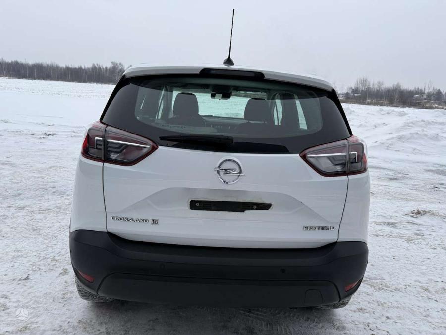 White Opel Crossland X 2017 in Siauliai, with an engine capacity of 1.56 L and mileage of 190 thousand km for 6850 €, photo 4 on AUTOMOTO.COM.LV