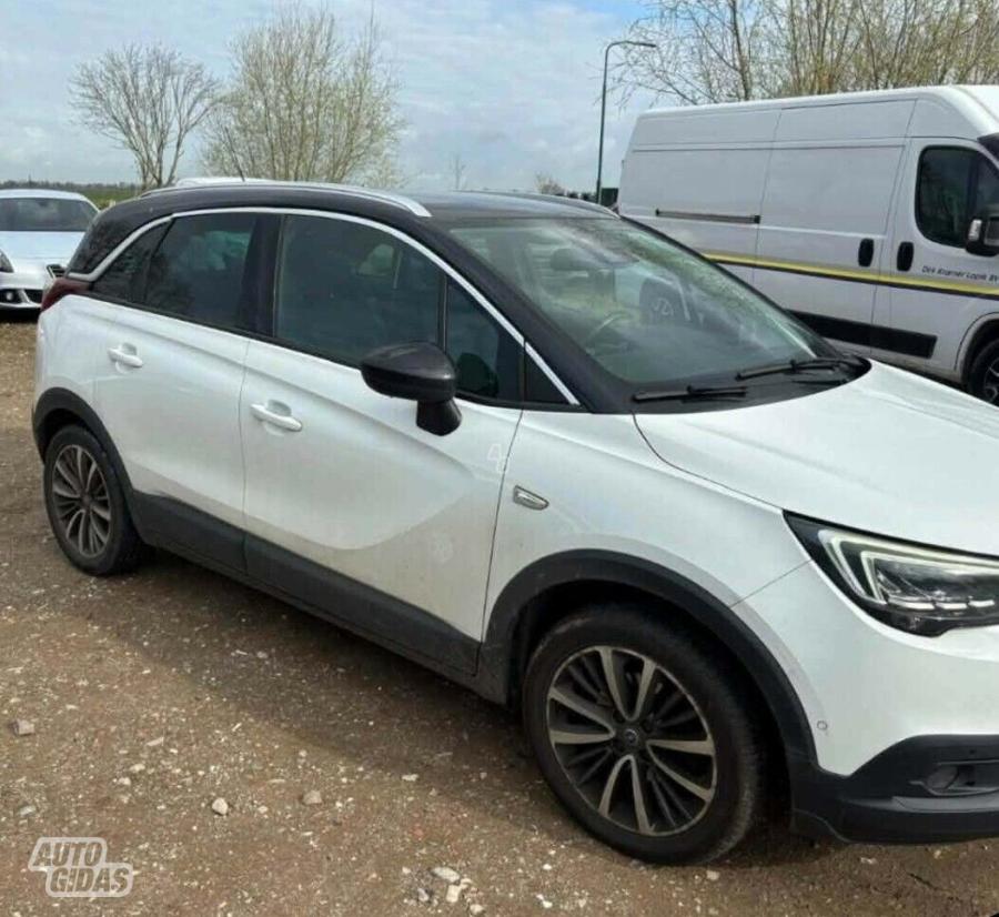 White Opel Crossland X 2017 in Marijampole, with an engine capacity of 1.20 L and mileage of 151 thousand km for 7300 €, photo 5 on AUTOMOTO.COM.LV