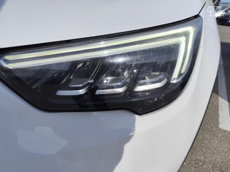 White Opel Crossland X 2017 in Marijampole, with an engine capacity of 1.20 L and mileage of 151 thousand km for 7300 €, photo 8 on AUTOMOTO.COM.LV