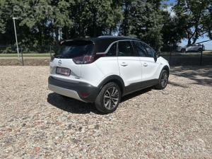 White Opel Crossland X 2017 in Cesis, with an engine capacity of 1.20 L and mileage of 0 thousand km for 10700 €, photo 4 on AUTOMOTO.COM.LV