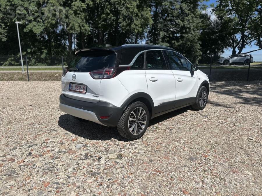 White Opel Crossland X 2017 in Cesis, with an engine capacity of 1.20 L and mileage of 0 thousand km for 10700 €, photo 4 on AUTOMOTO.COM.LV