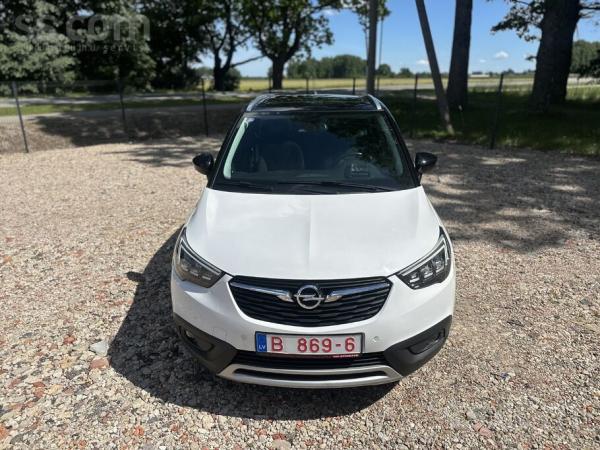 White Opel Crossland X 2017 in Cesis, with an engine capacity of 1.20 L and mileage of 0 thousand km for 10700 €, photo 4 on AUTOMOTO.COM.LV