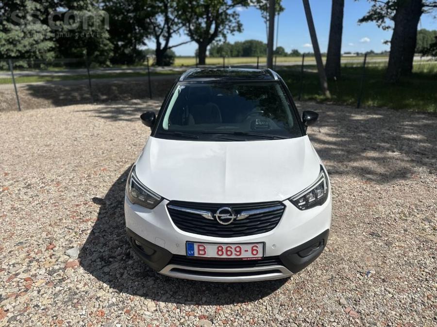 White Opel Crossland X 2017 in Cesis, with an engine capacity of 1.20 L and mileage of 0 thousand km for 10700 €, photo 5 on AUTOMOTO.COM.LV