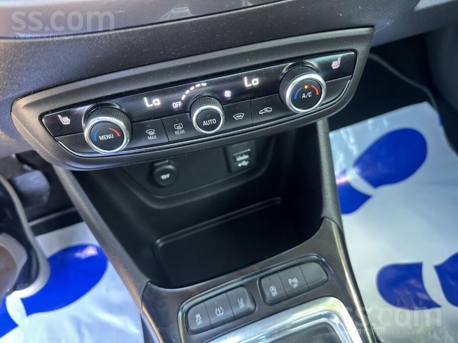 White Opel Crossland X 2017 in Cesis, with an engine capacity of 1.20 L and mileage of 0 thousand km for 10700 €, photo 15 on AUTOMOTO.COM.LV