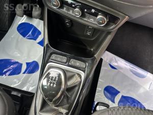 Balts Opel Crossland X 2017 Cēsis, ar dzinēja tilpumu 1.20 L un nobraukumu 0 tūkst. km par 8900 €, foto 12 vietnē AUTOMOTO.COM.LV
