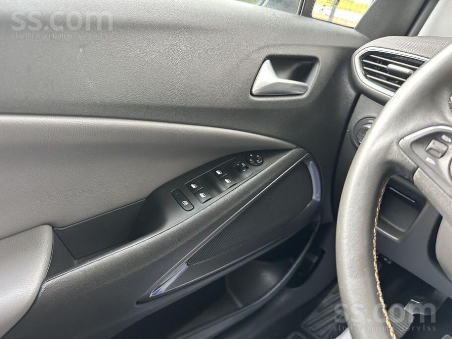 Balts Opel Crossland X 2017 Cēsis, ar dzinēja tilpumu 1.20 L un nobraukumu 0 tūkst. km par 8900 €, foto 14 vietnē AUTOMOTO.COM.LV
