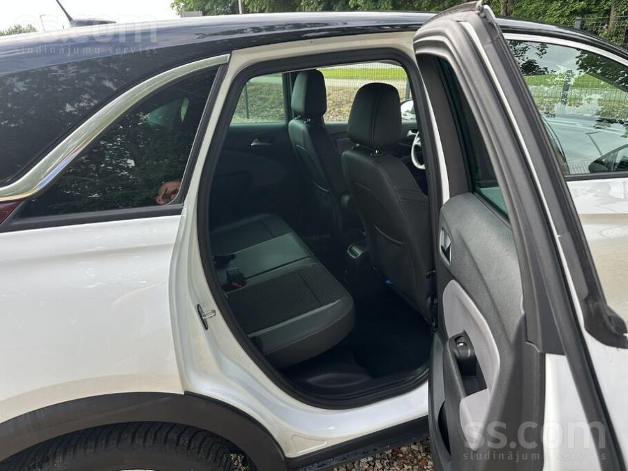Balts Opel Crossland X 2017 Cēsis, ar dzinēja tilpumu 1.20 L un nobraukumu 0 tūkst. km par 8900 €, foto 22 vietnē AUTOMOTO.COM.LV