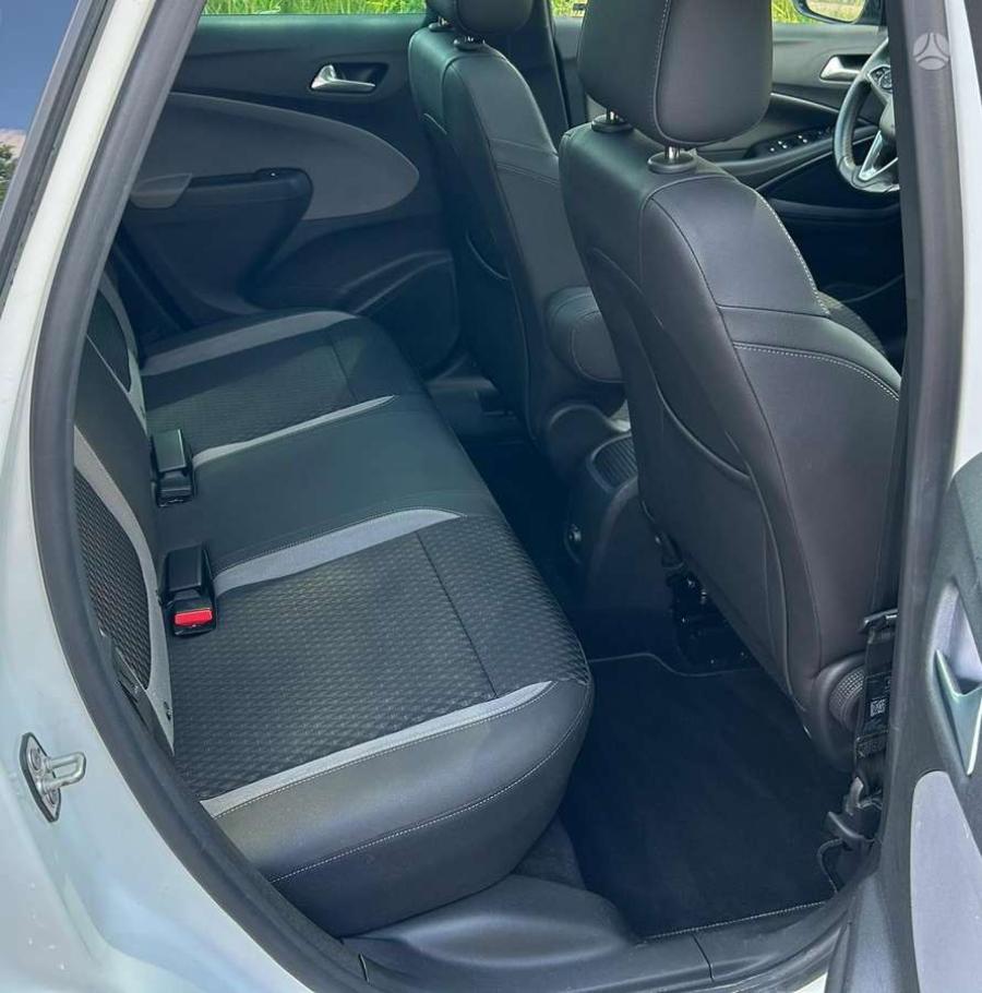 Balts Opel Crossland X 2017 Tauragė, ar dzinēja tilpumu 1.20 L un nobraukumu 96 tūkst. km par 8700 €, foto 14 vietnē AUTOMOTO.COM.LV