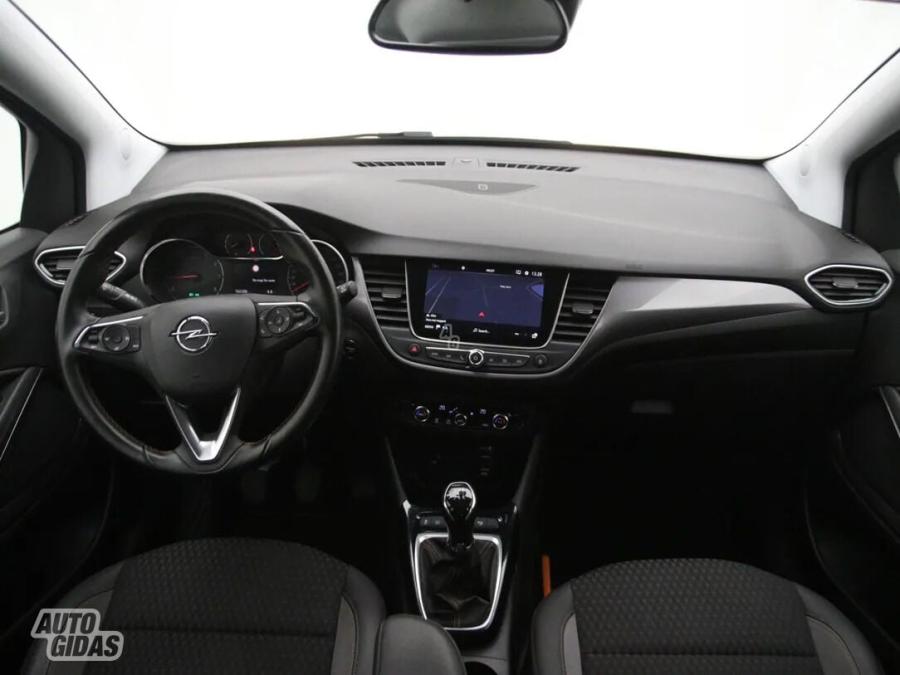 White Opel Crossland X 2018 in Vilnius, with an engine capacity of 1.20 L and mileage of 102 thousand km for 9699 €, photo 2 on AUTOMOTO.COM.LV
