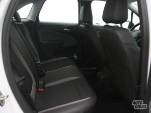 White Opel Crossland X 2018 in Vilnius, with an engine capacity of 1.20 L and mileage of 102 thousand km for 9699 €, photo 15 on AUTOMOTO.COM.LV