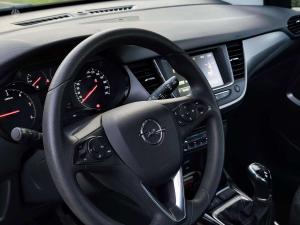 White Opel Crossland X 2018 in Anyksciai, with an engine capacity of 1.56 L and mileage of 164 thousand km for 6999 €, photo 10 on AUTOMOTO.COM.LV