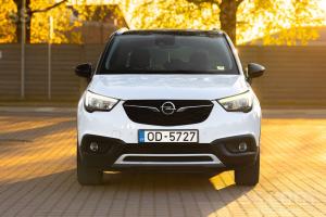 White Opel Crossland X 2019 in Jelgava, with an engine capacity of 1.50 L and mileage of 0 thousand km for 9990 €, photo 1 on AUTOMOTO.COM.LV