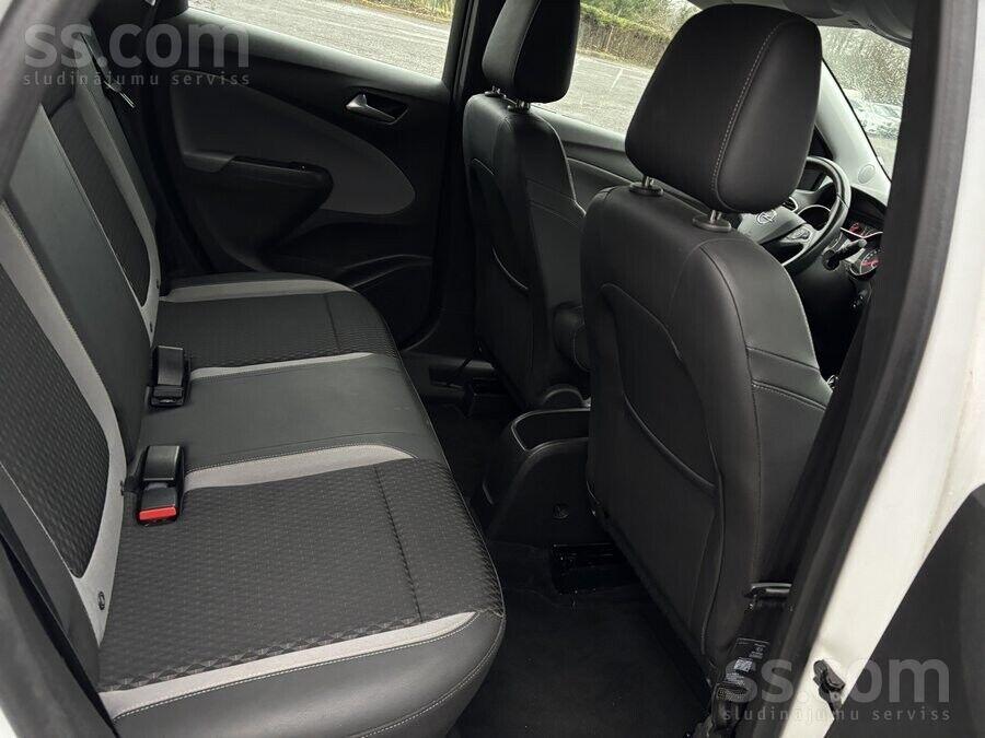 White Opel Crossland X 2019 in Riga, with an engine capacity of 1.50 L and mileage of 198 thousand km for 7950 €, photo 12 on AUTOMOTO.COM.LV