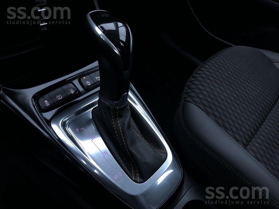 White Opel Crossland X 2019 in Riga, with an engine capacity of 1.50 L and mileage of 198 thousand km for 7950 €, photo 16 on AUTOMOTO.COM.LV