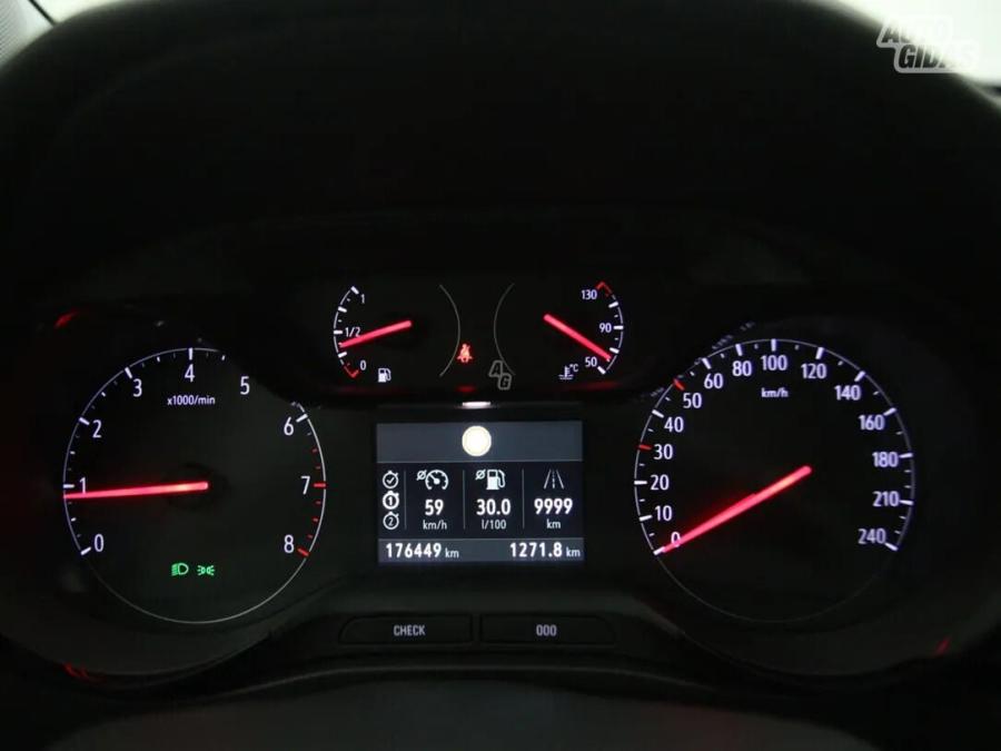 White Opel Crossland X 2019 in Vilnius, with an engine capacity of 1.20 L and mileage of 176 thousand km for 8699 €, photo 20 on AUTOMOTO.COM.LV