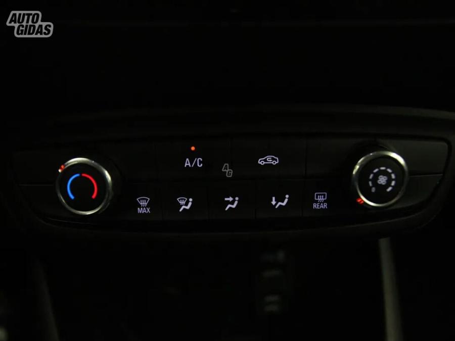White Opel Crossland X 2019 in Vilnius, with an engine capacity of 1.20 L and mileage of 176 thousand km for 8699 €, photo 21 on AUTOMOTO.COM.LV